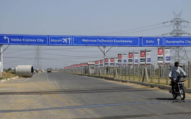 NH 58 के टेंडर को लेकर भाकियू और गुर्जर समाज के लोग हुए आमने सामने